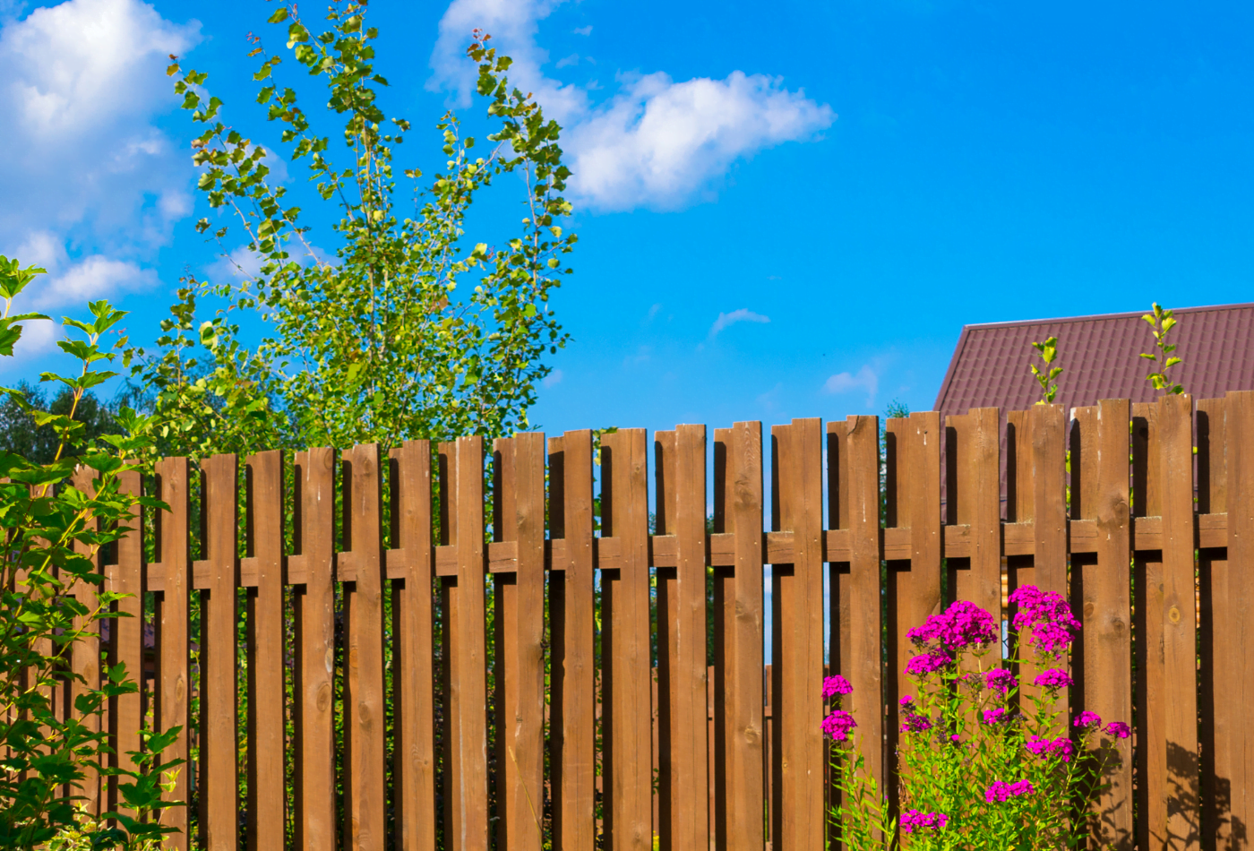 L’installation d’une clôture en bois chez vous - Clôtures Delaunay